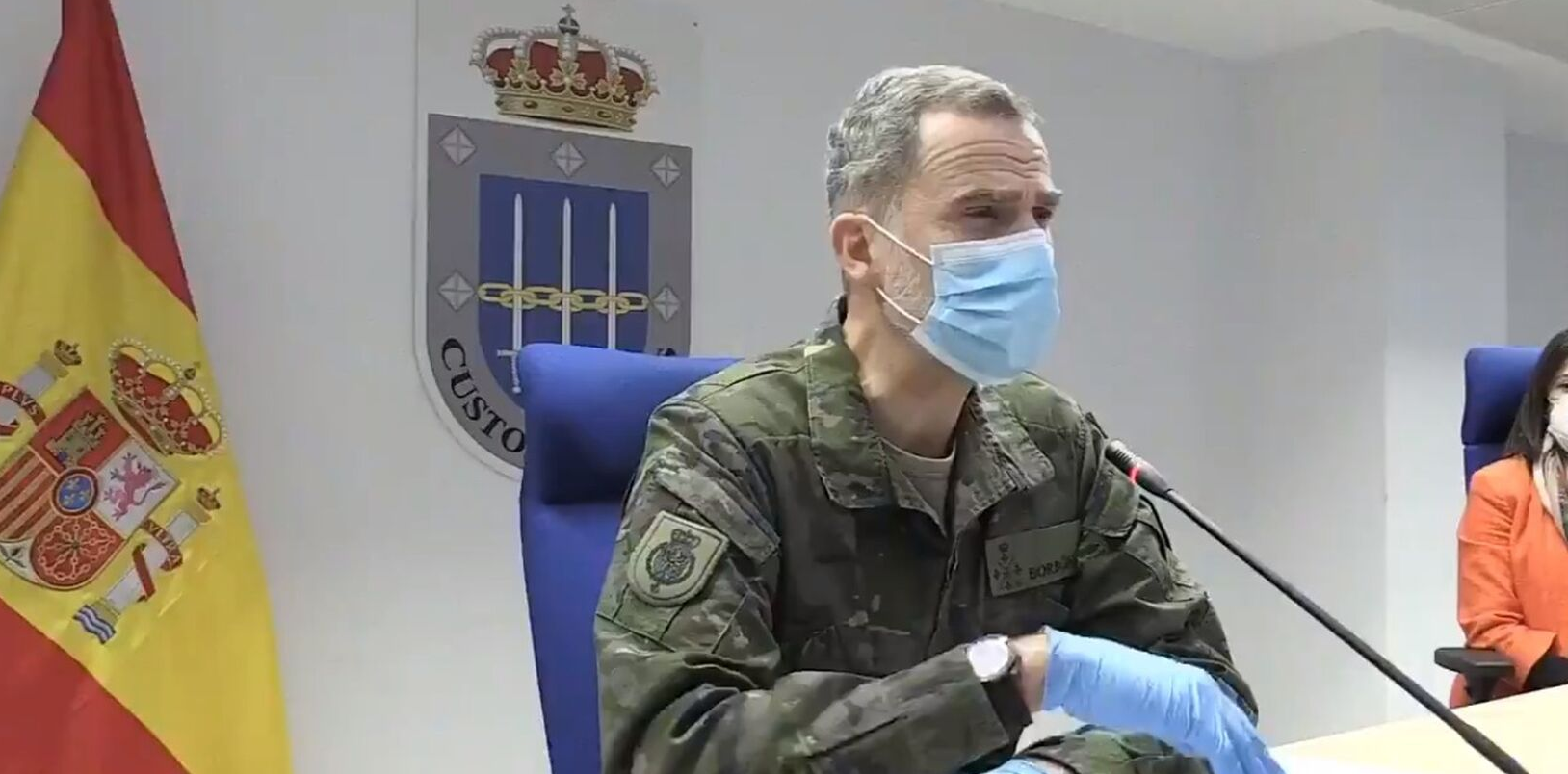 Su Majestad el Rey Felipe VI se pone el uniforme de campaña